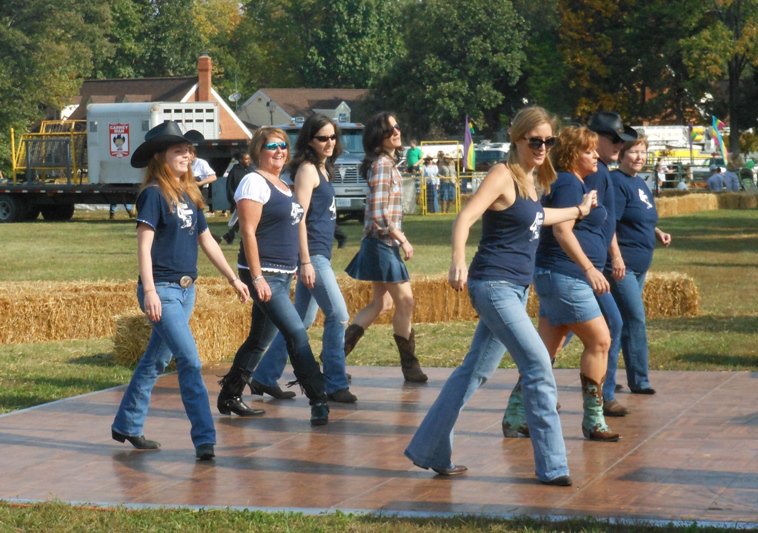 The Appeal of Line Dance – LineDance4You