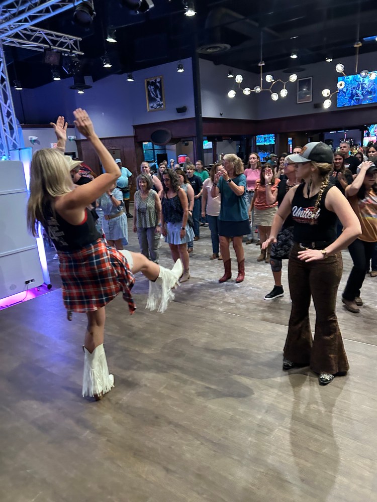 Meet Danielle – LineDance4You